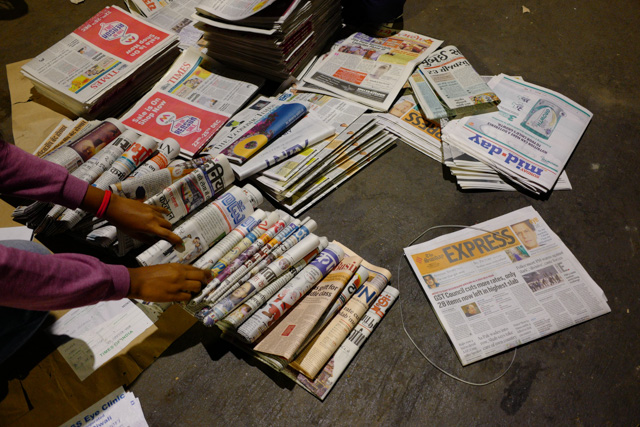 Mumbai Newspaper distributor – hk L'ourson
